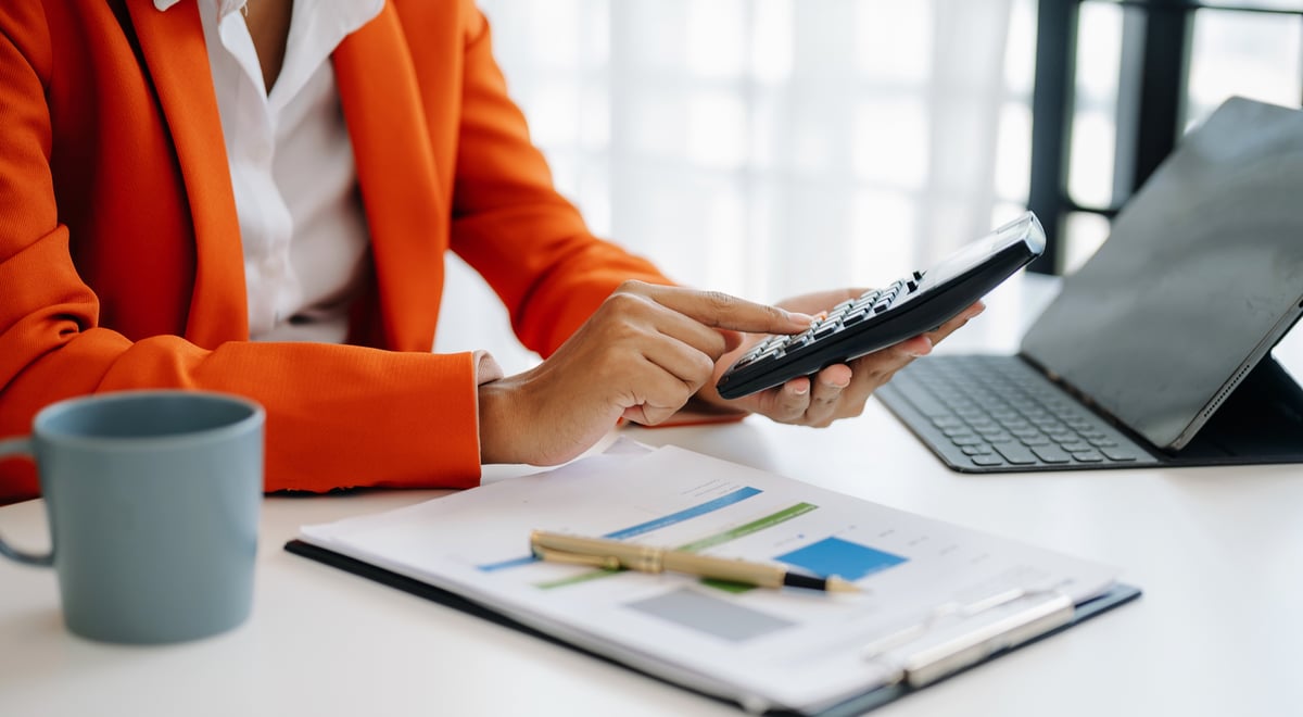 10 accounts receivable KPIs you should track (+ how to improve them)